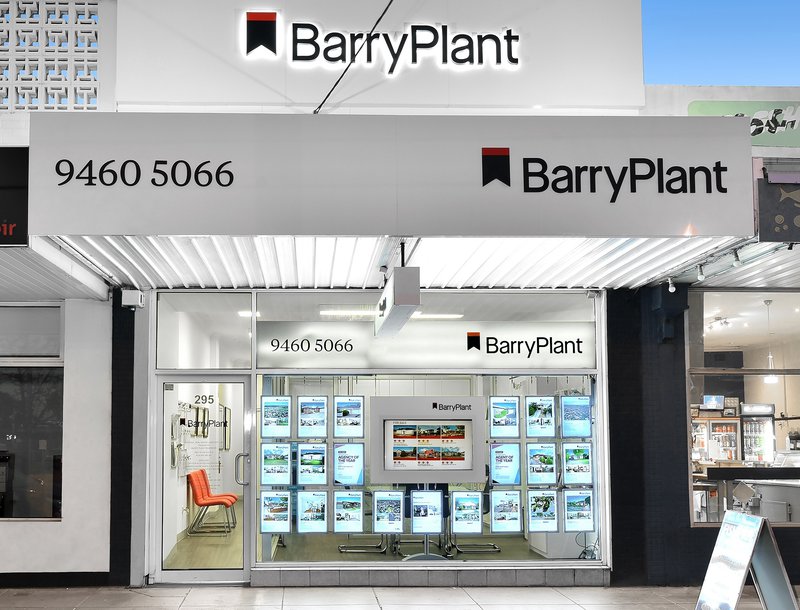 Click here to view our Barry Plant Investor Advantage Report.